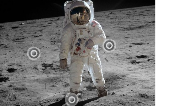 First man on the moon | Genially