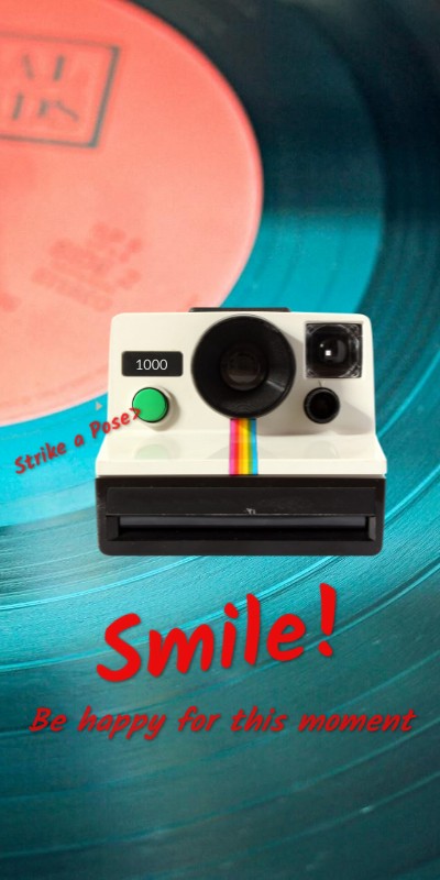 INSTANT CAMERA