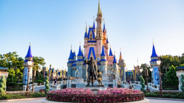 Land of Magic Presentation | Genially